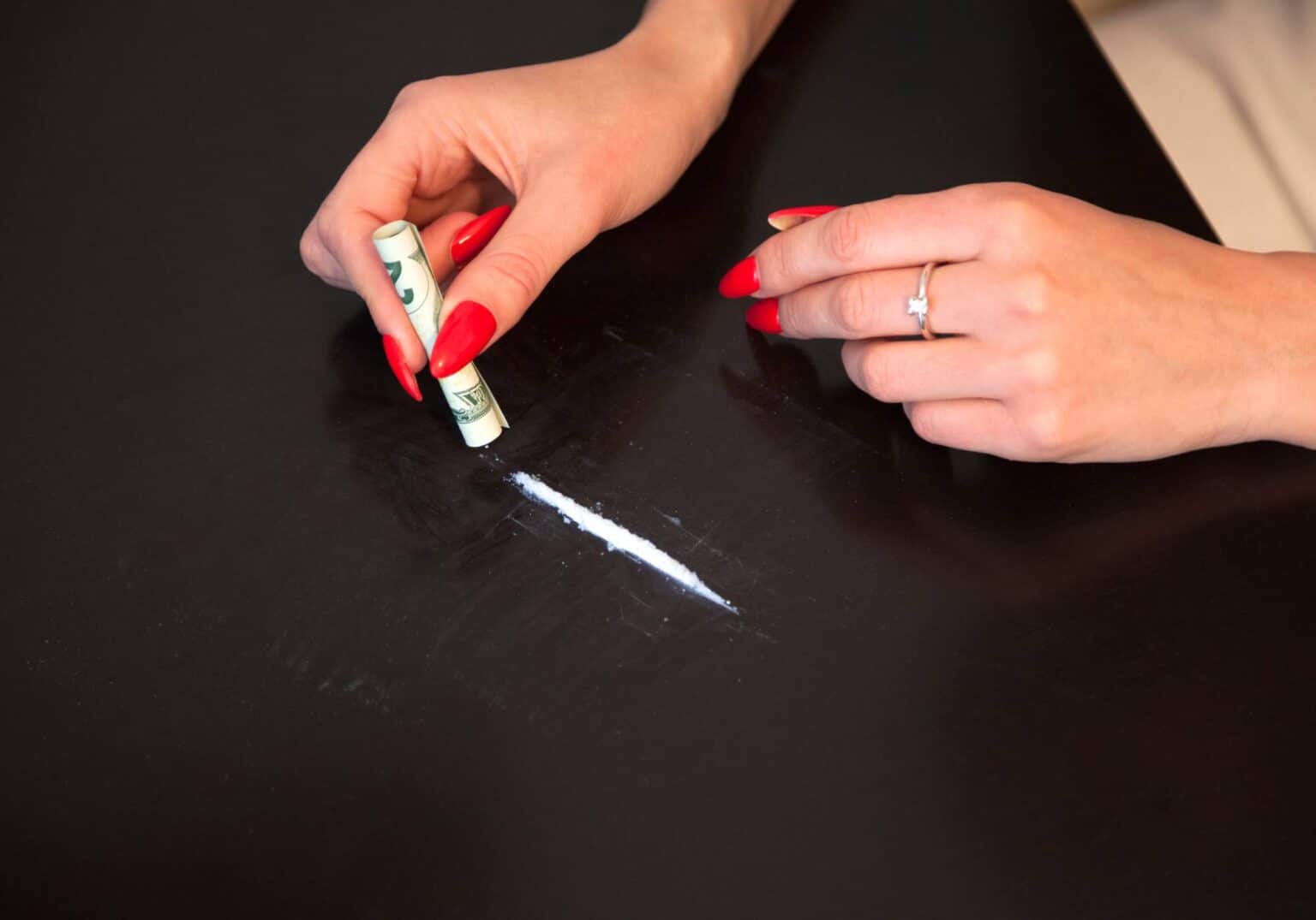 Snorting MDMA. Risks, Side Effects, and Treatment