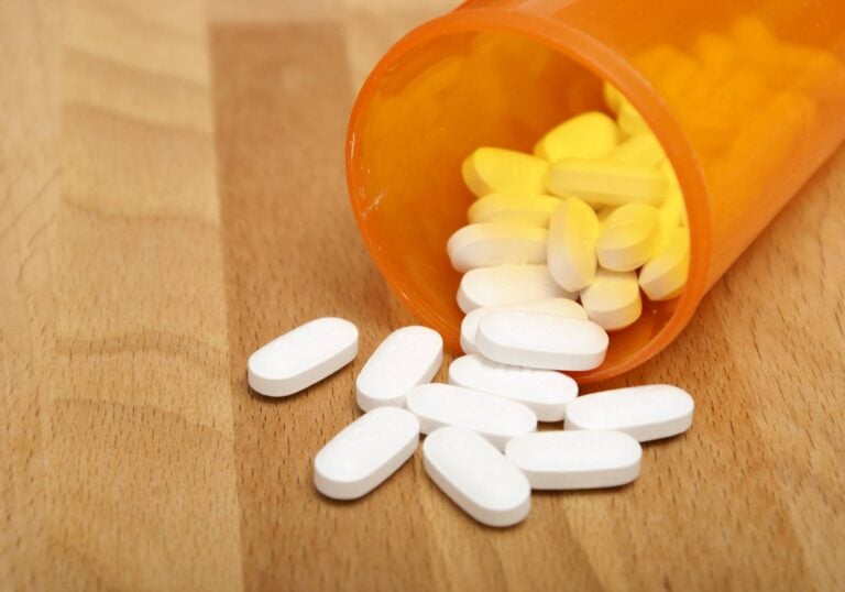 What Is the L484 Pill? Uses, Side Effects and Safety