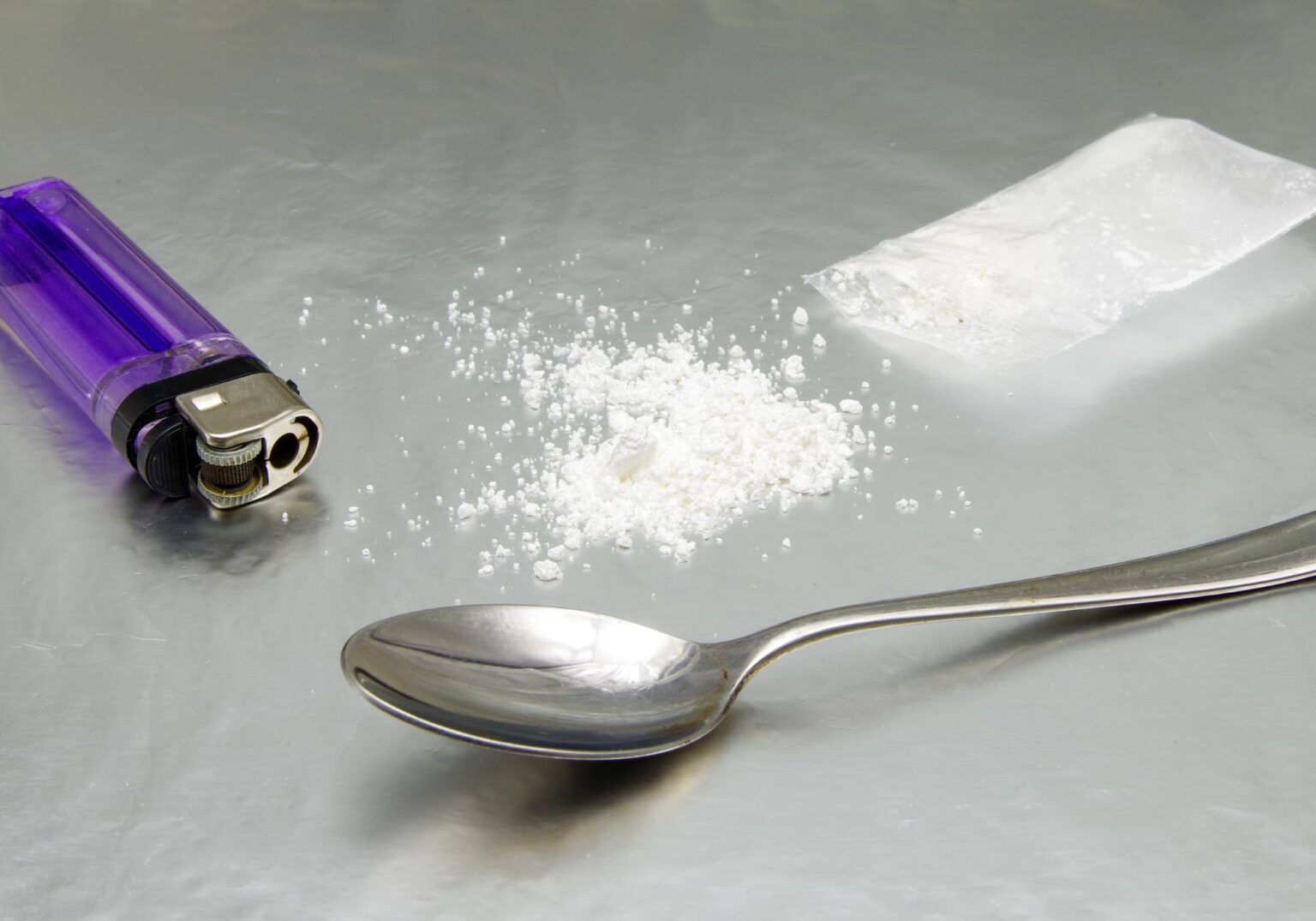 Dangers of Snorting Heroin: Risks, Signs & Effects