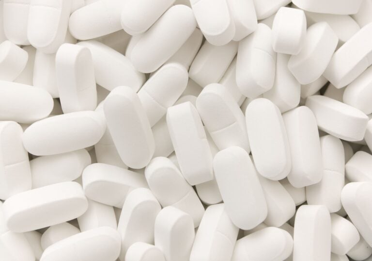 What is the M366 White Pill: Uses, Side Effects, & Risks